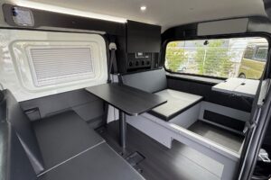 車中泊 軽キャンパー Livin’GLIDE｜広々空間と12Vクーラー搭載モデルの魅力 - うえちゃんねる。